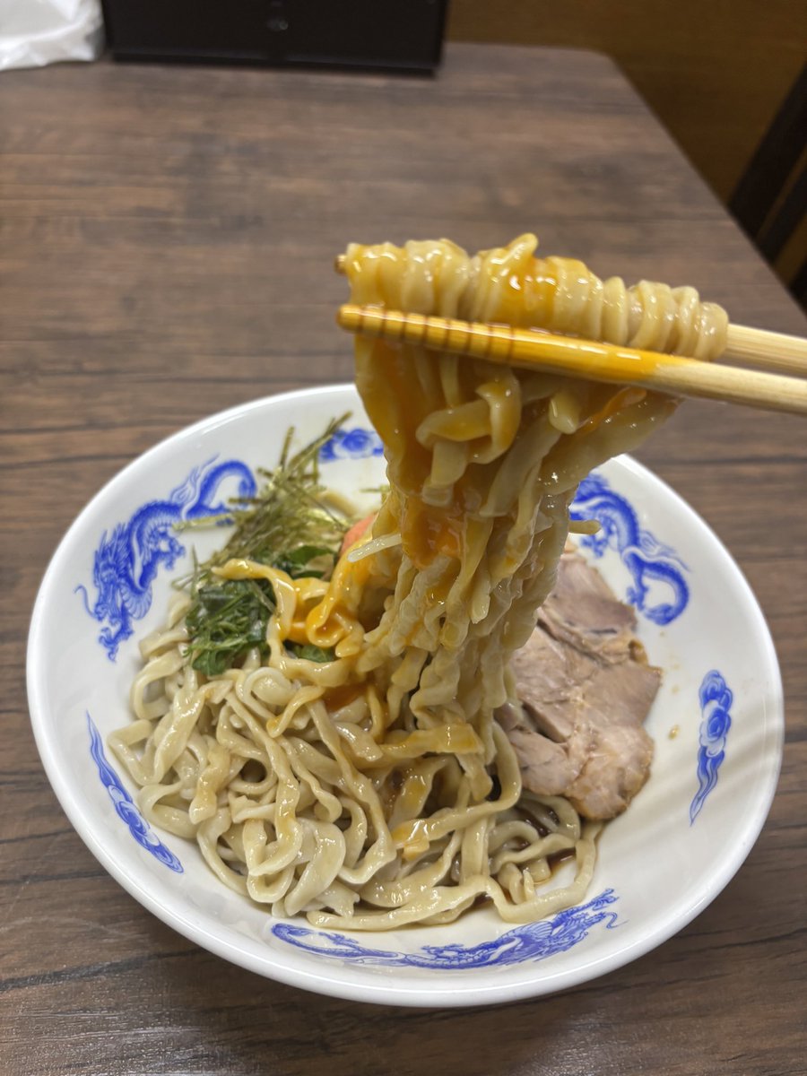 大好評【冷やし明太釜玉】 4月いっぱいまで延長します‼️ お客さんから 「二日間だけなの？」と寂しいひと声をいただきました。 暑さが顔を出して ...