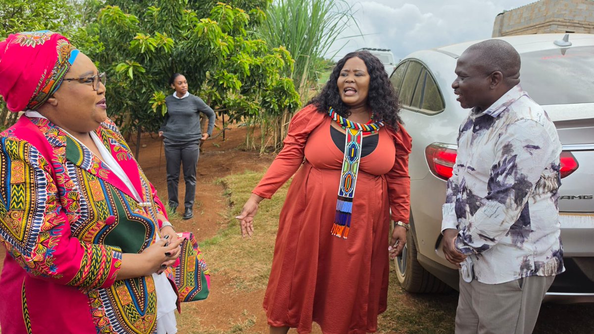 CRL commissioner Thoko Mkhwanazi-Xaluva and KwaZulu-Natal MEC for ...