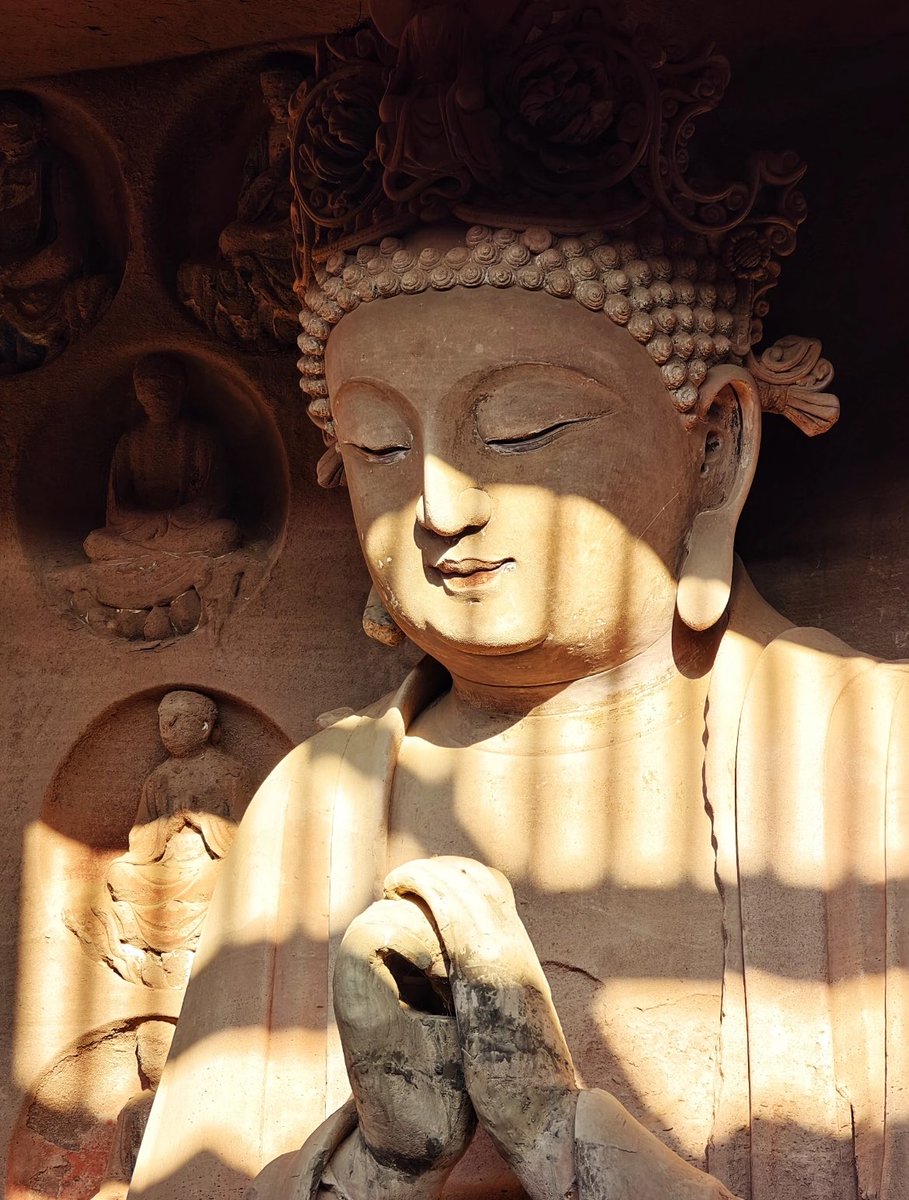 Song Dynasty Anyue Stone Carvings, Sichuan: Vairocana Buddha in the ...