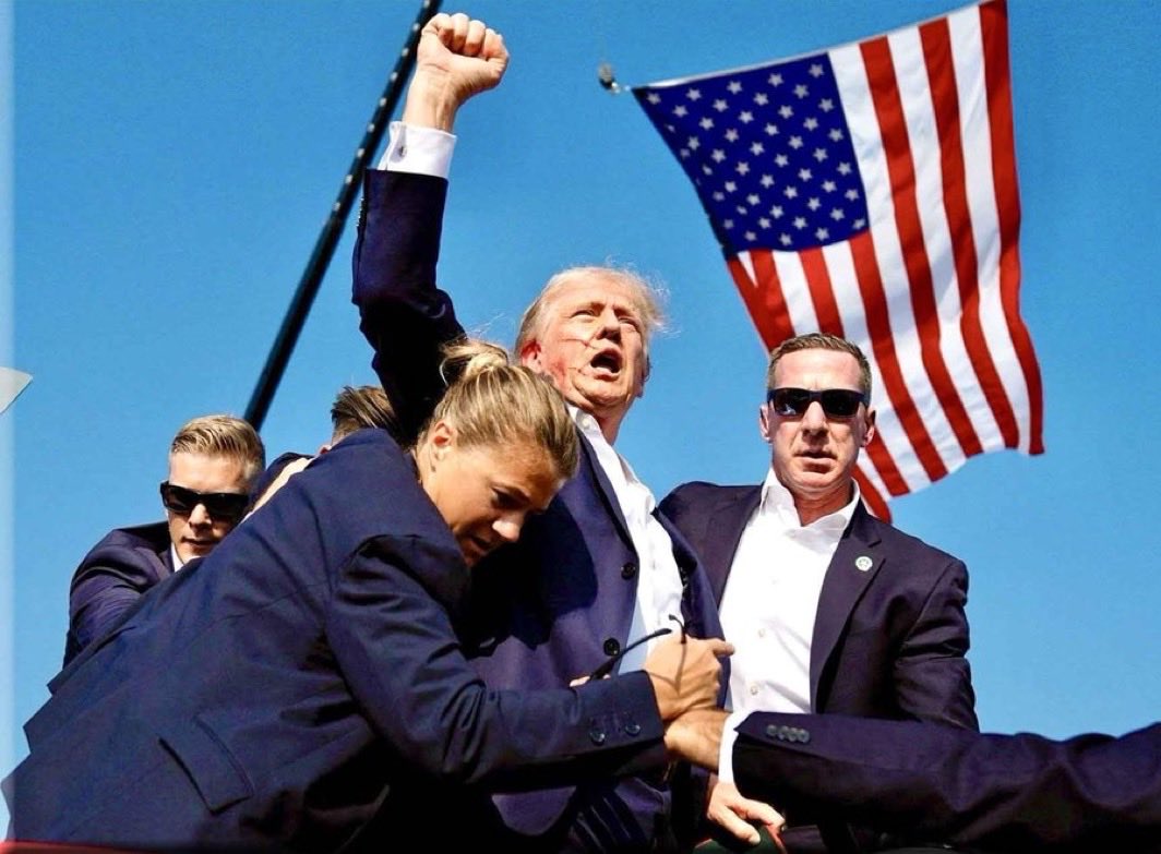 @Red_Pill_US Looks like Mandela’s picture from 1994. What a coincidence.