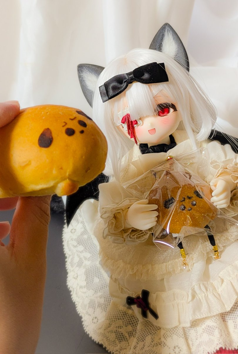 おはようございます☀️ 昨日のイドルで買ったパン～( *´ `) #おはドル #TinyFox