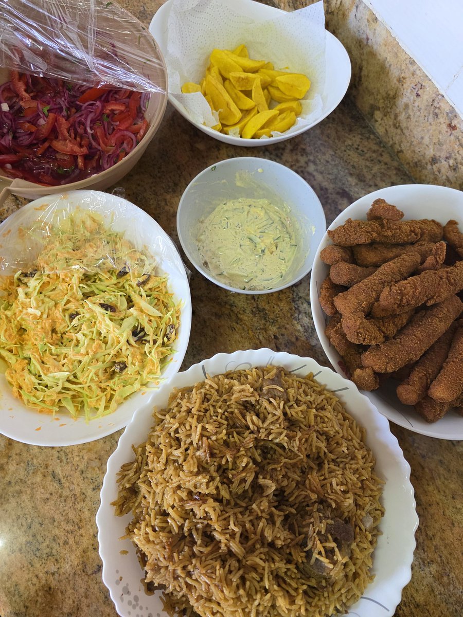 What i taught in today's in house cooking class. Beef pilau, creamy ...