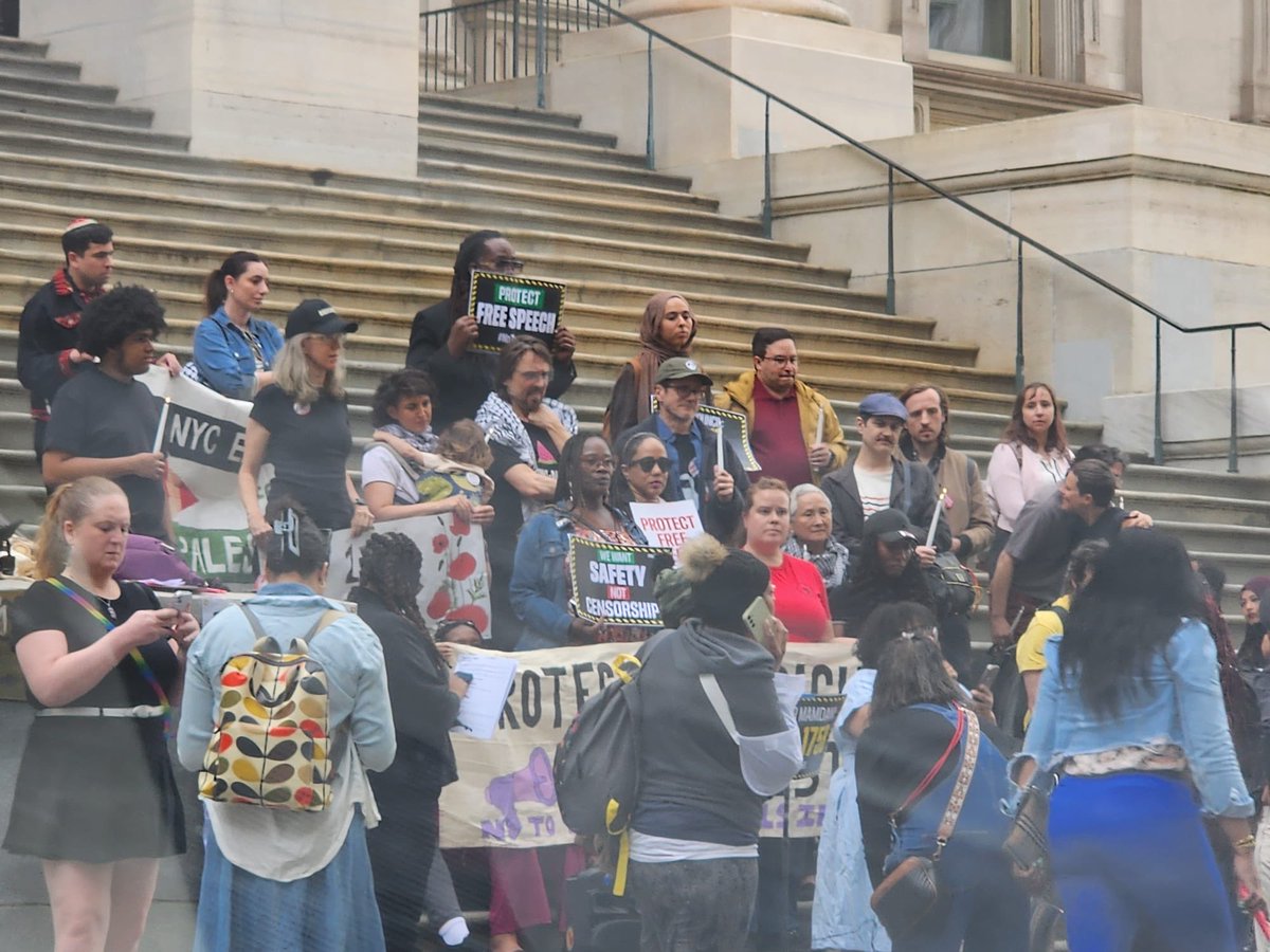Happening now right outside 52 Chambers street @NYCSchools tweed ...