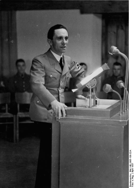 Joseph Goebbels speaking at the Ordensburg Vogelsang Nazi Party ...