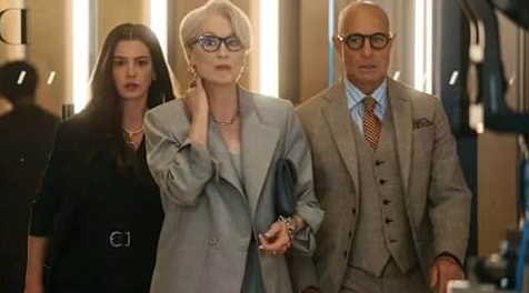 Sekuel yang buat gue lebih oke dari film pertamanya. Glamournya bisa ...