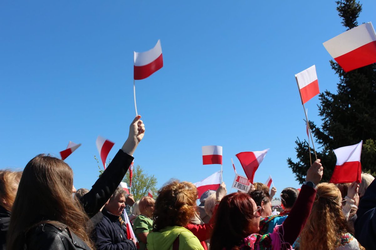 Łotwa W Dyneburgu, podczas drugiego dnia Świąt Majowych, które są ...