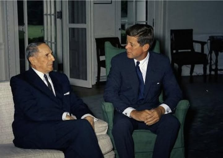 MEETING OF WAR HEROES April 1961 President Kennedy's meeting with ...