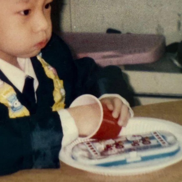 hyunjin and his little hello kitty things as a baby 羅 https://t.co ...