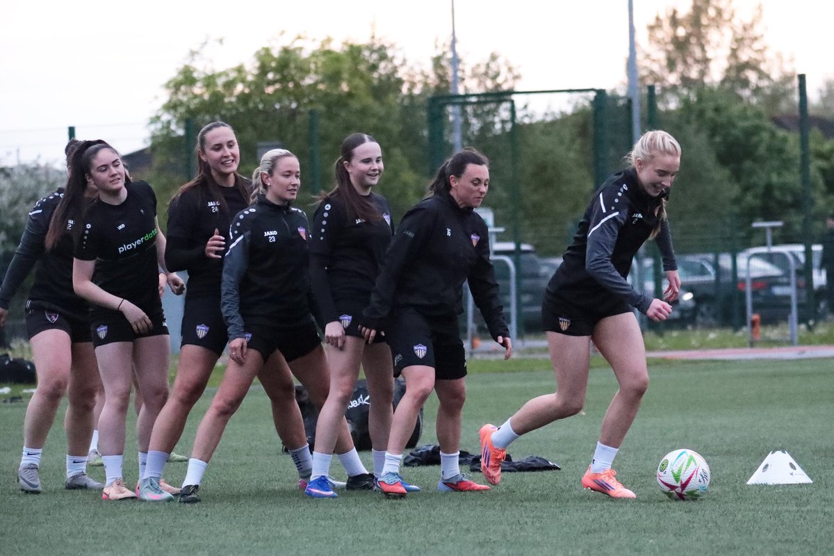 😀 All smiles as prep continues for Saturdays Women's All-Island Cup ...