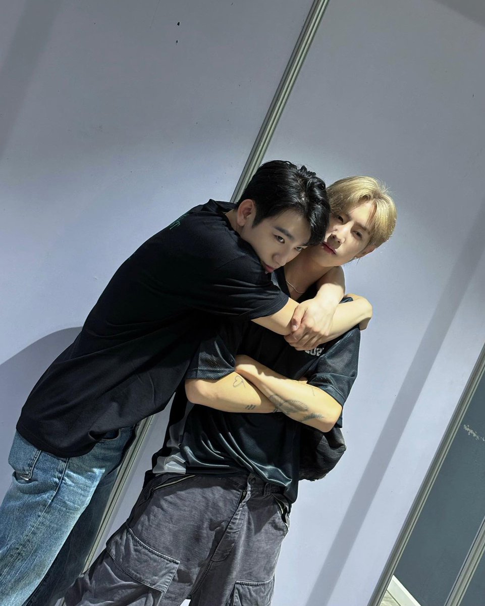 ผ่านมาแล้วห้าสิบปี ฮีกลับมาพร้อมประโยคบอกรัก >///