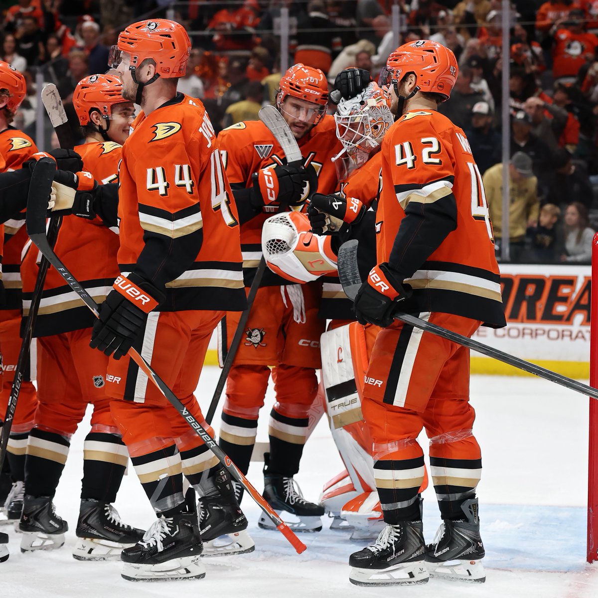 Ducks even series with win over Golden Knights in Game 4
