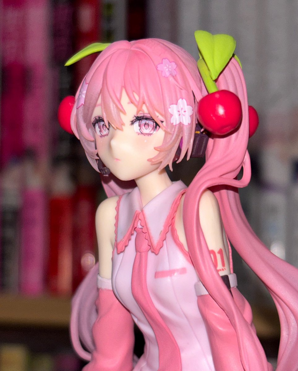 ぬーどるストッパーフィギュアー桜ミク2026ー 儚げな表情に髪の毛のグラデによる透明感が凄すぎるﾖｰｲ!(ง ˘ω˘ )วﾖｰｲ! 足の ...