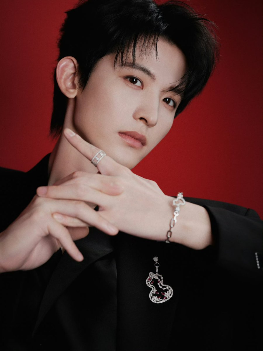 Chang Huasen studio Weibo update with pics from today's brand event ...