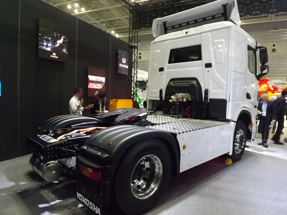 ジャパントラックショー2026にて展示が行われていたZO MOTORS ZM37 BEV。 こちらのモデルは陕西汽车(Shacmoto)のEV ...