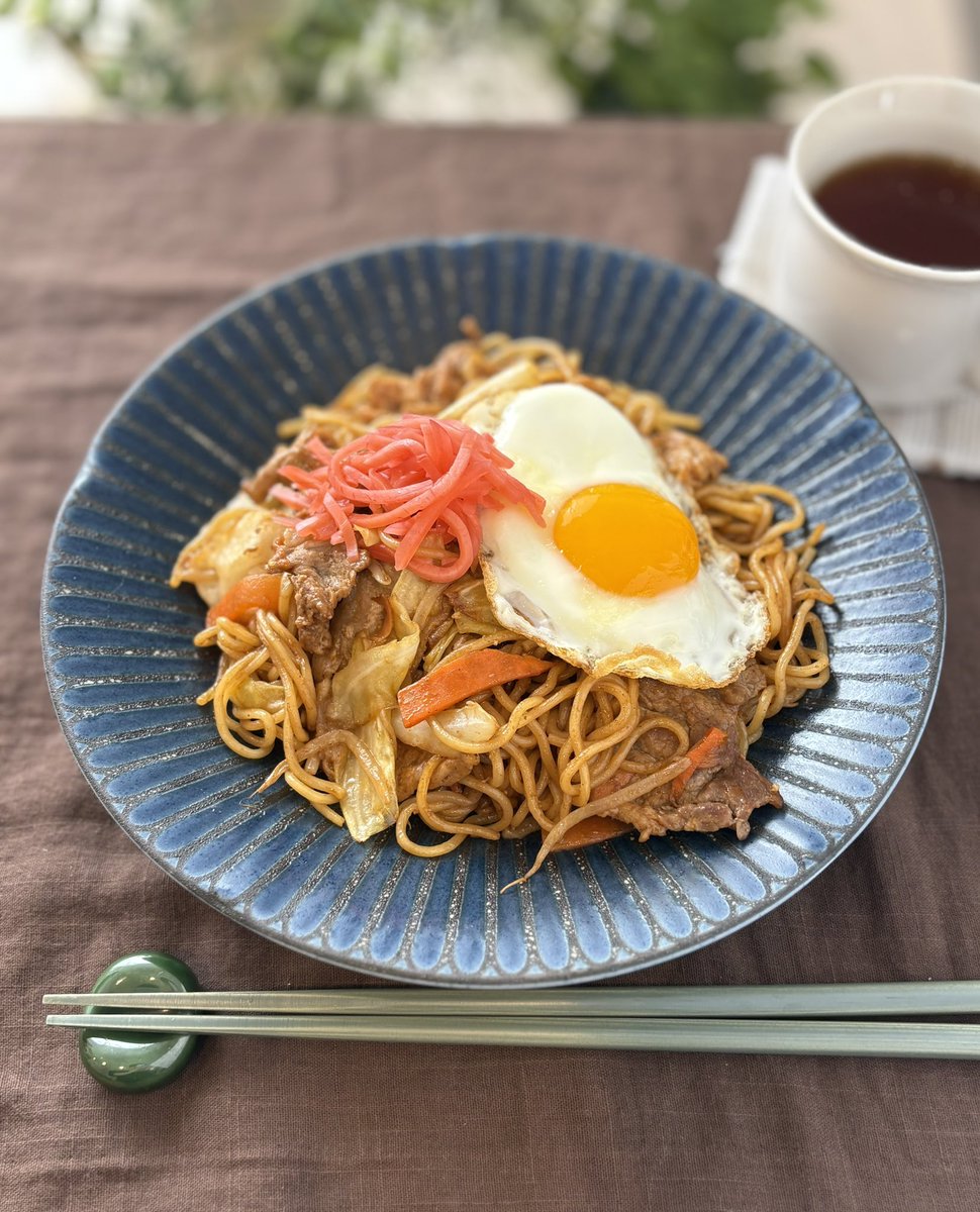 焼きそばは割と手軽に作れる料理ですがソースを自分で味付けすると『よし！今日は凝った料理したぞ！！』っていう自己肯定感を更に高められるので ...
