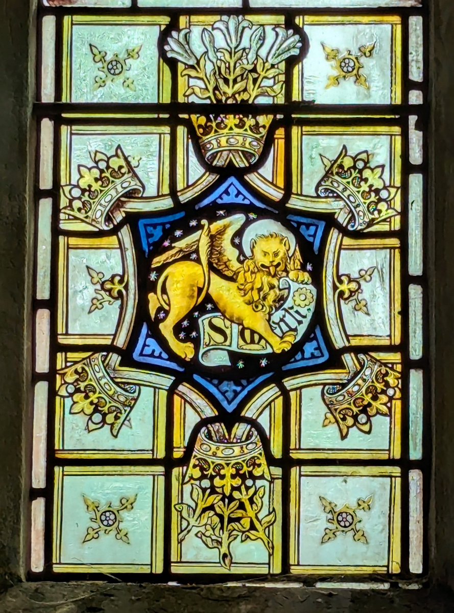 Look at me looking fabulous says St Mark's very confident lion at St ...