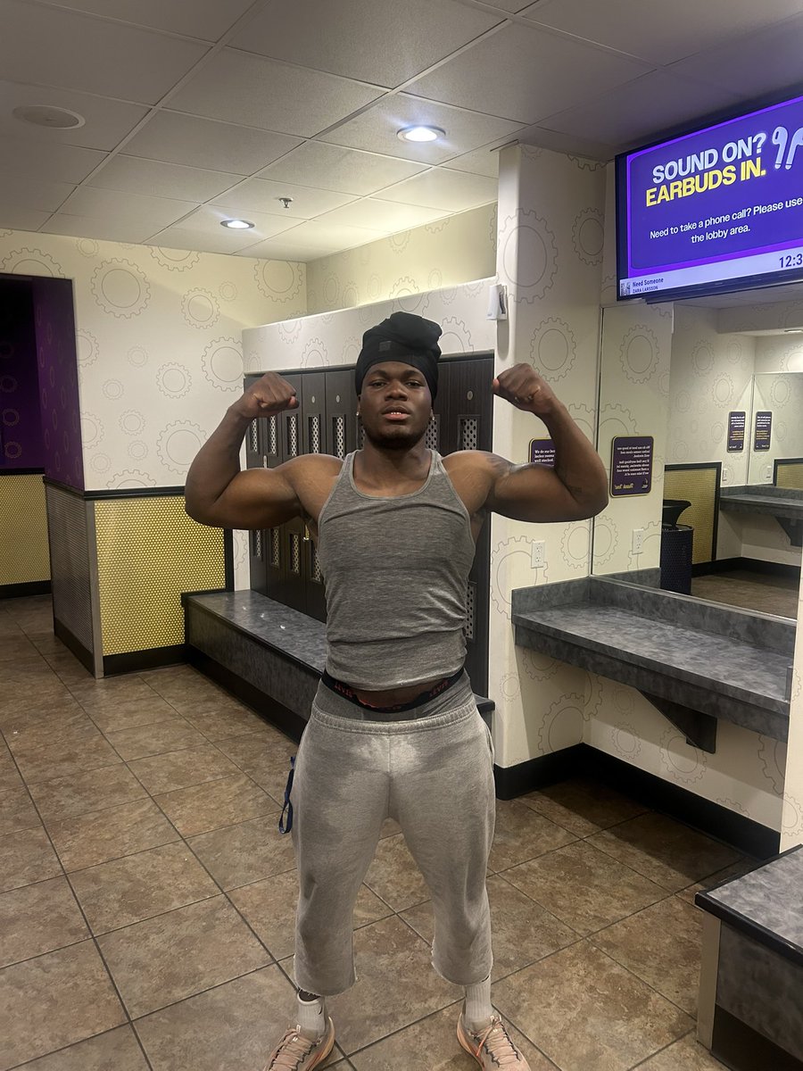 Still hungry. ️ 6’4/feet edge/ 240lbs #WorkInSilence #LockedIn #dtx # ...