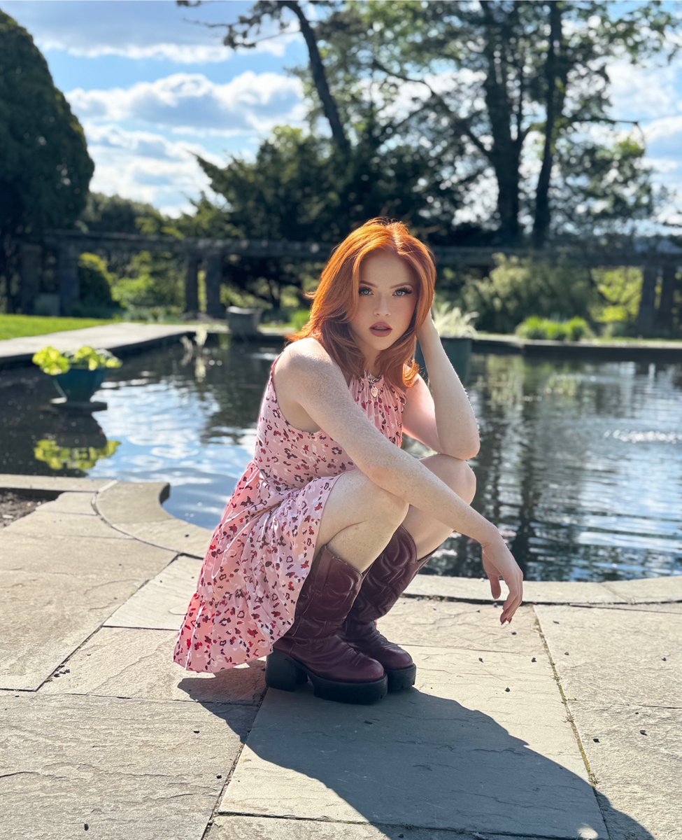 Lindsay Logan - May Birthday (@DarlingLindsay7) / Posts / X