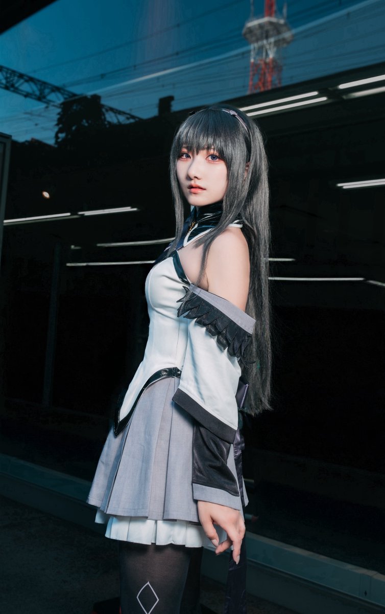 私は何度でも繰り返す___ Cosplay.暁美ほむら https://t.co/XaOaOC0fuf