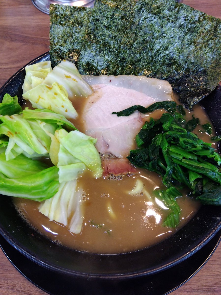 #との丸家八千代店 ラーメン並 キャベツ(SNSサービス 半チャーシューまぶし 今日はメニューで色々迷ったけど 行き着くメニューはラーメン並🤣 ...