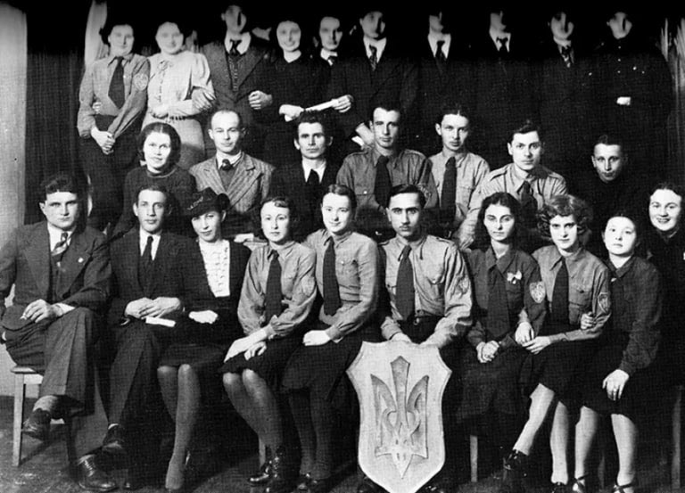 OUN(m) during the war unofficially split in two groups in 1942 ...
