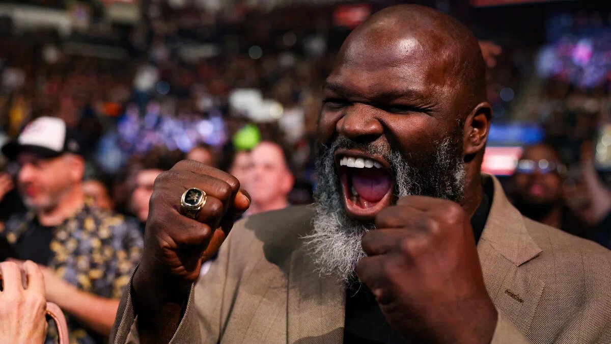 WWE Hall of Famer Mark Henry praises Carmelo Hayes and Trick Williams ...