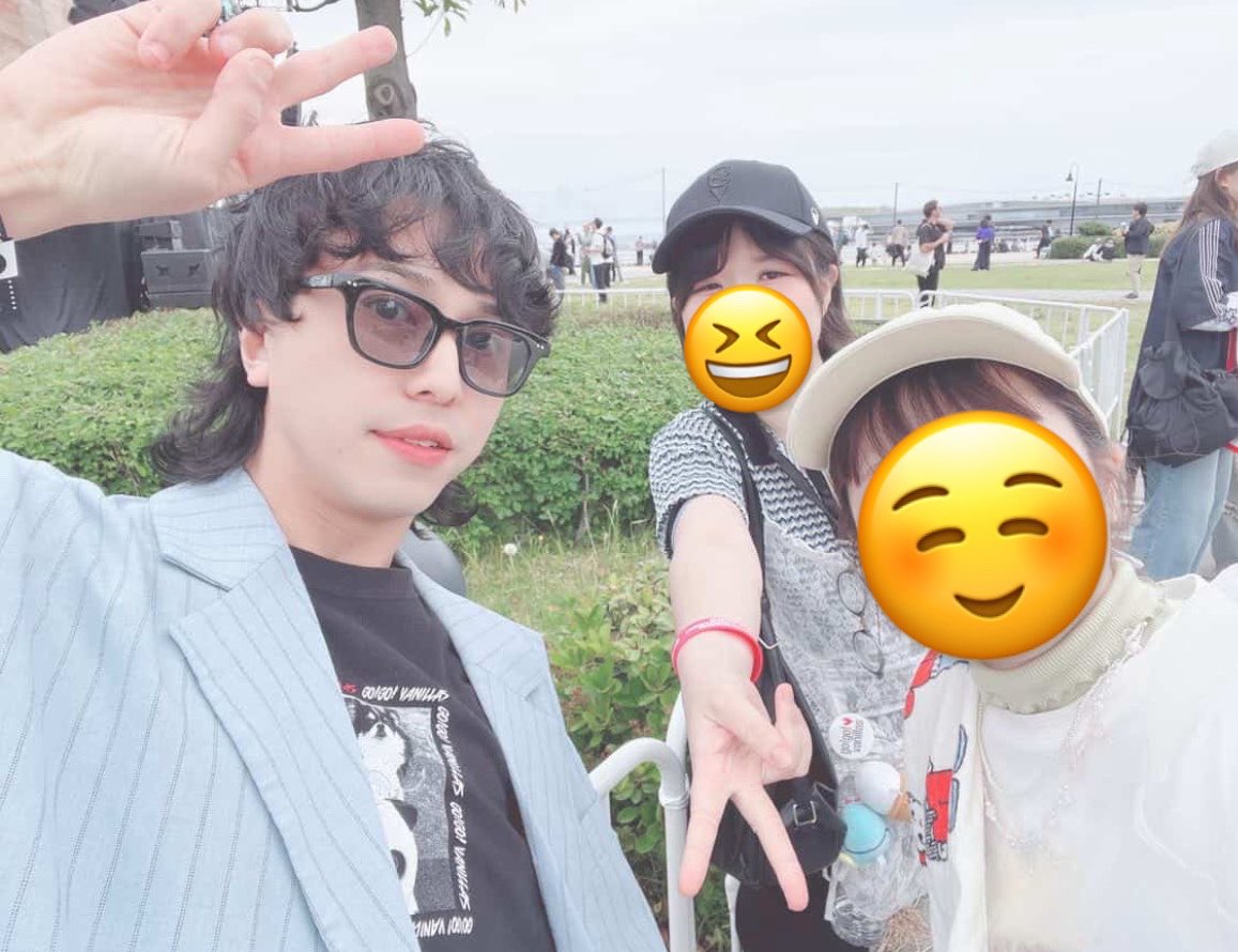 昨日の続き セイヤさんと一緒にいた拓真さんともパシャリ 途中で革ジャン脱いだの面白かった笑 30日のワンマンまじで楽しみだな〜 #バニラズ ...