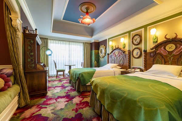 ディズニーランドホテル、今めっちゃ空室出てるよ！！7月とか部屋によってはほぼ毎日予約取れる！ ランド目の前、一度は泊まりたい憧れホテル 眺望 ...