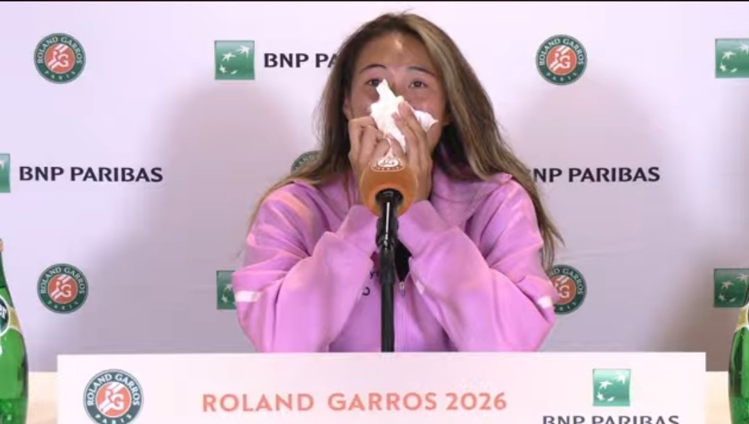 Qinwen Zheng talking through tears in press after her 1st round loss at ...