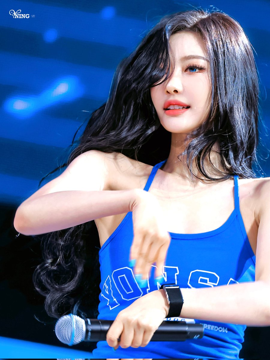 Just gazing at Ningning’s beautiful photos on screen, I can almost ...