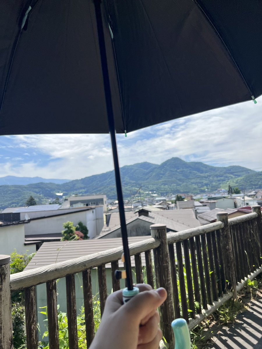 朝からあっづくて、日傘発動☂️ https://t.co/5BGjGcDXCE