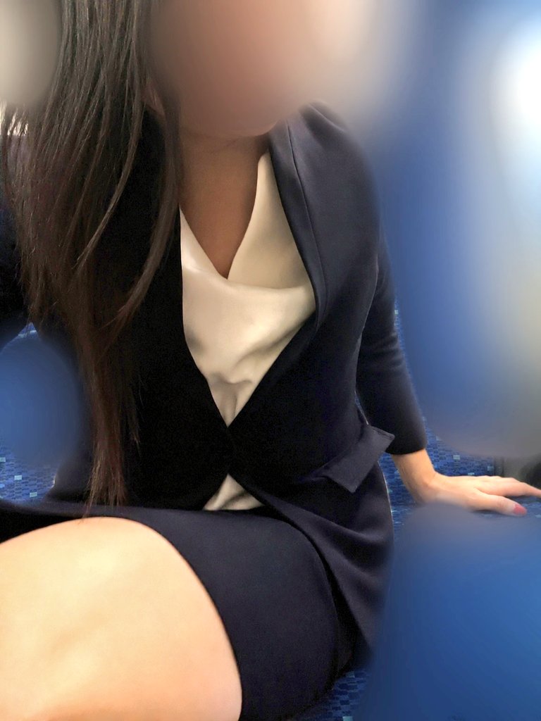 みかみか営業OL【mika feet goddess】 (@mikamika_ol) / Posts / X
