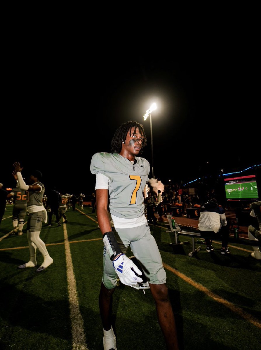 NEWS: 3⭐️ DB Evan Mack (Crean Lutheran - CA) will be making an official ...