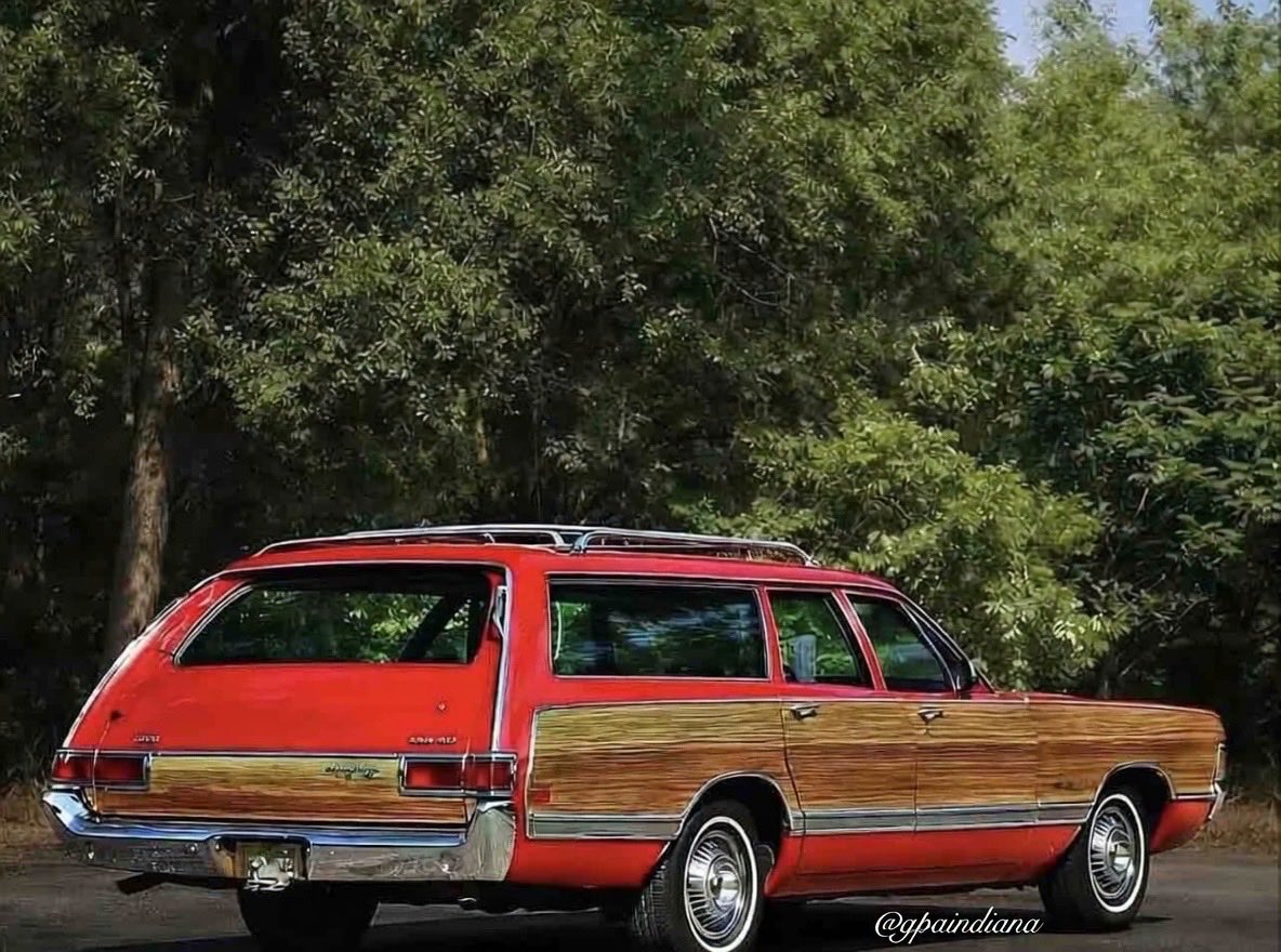 The massive 9-passenger woodgrain yacht that perfected the American ...