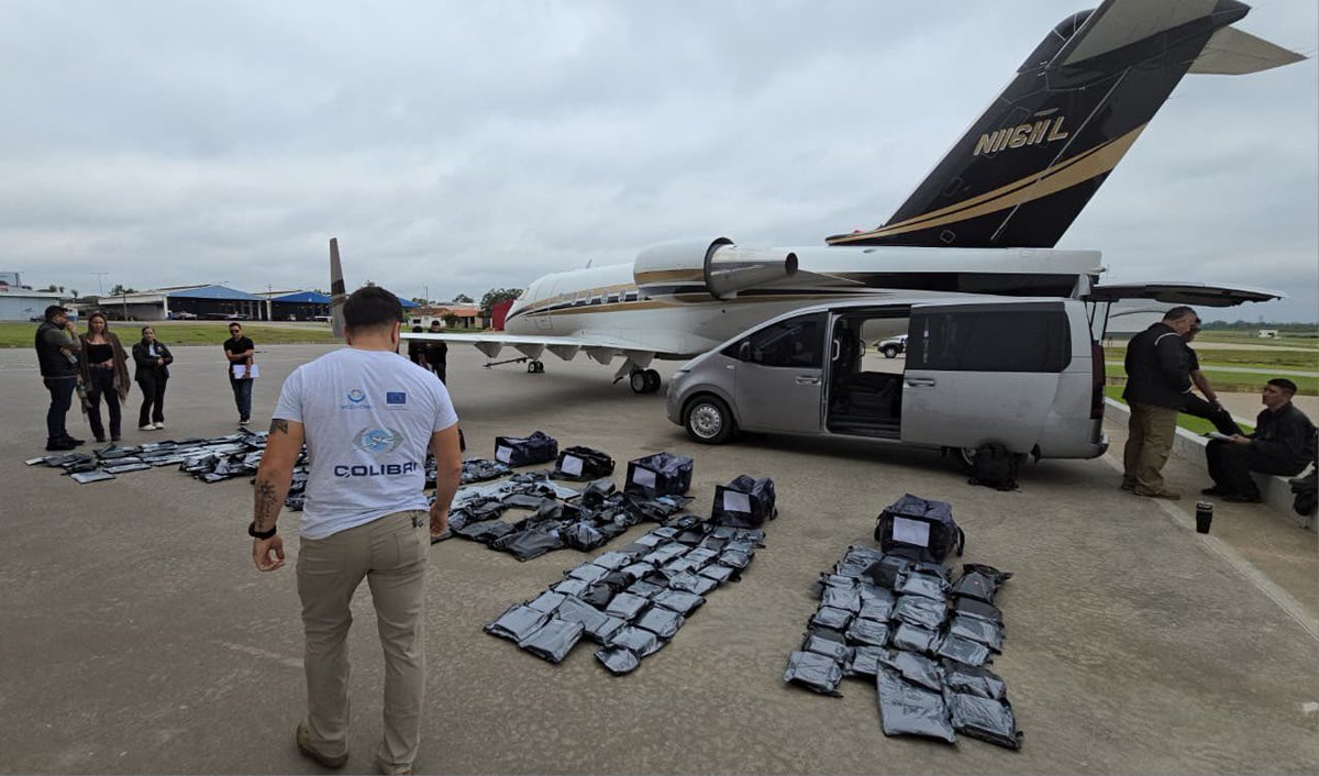 🚨 Jet de EE.UU. traía 261 kilos de marihuana premium. -Fueron detenidos ...
