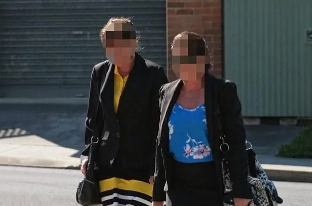 12년전 호주를 발칵 뒤집어 놓았던 사건 "근친상간" 당시 나이 48세 베티콜트 는 자신의 친아들인 16살 바비와 근친 상간 ...