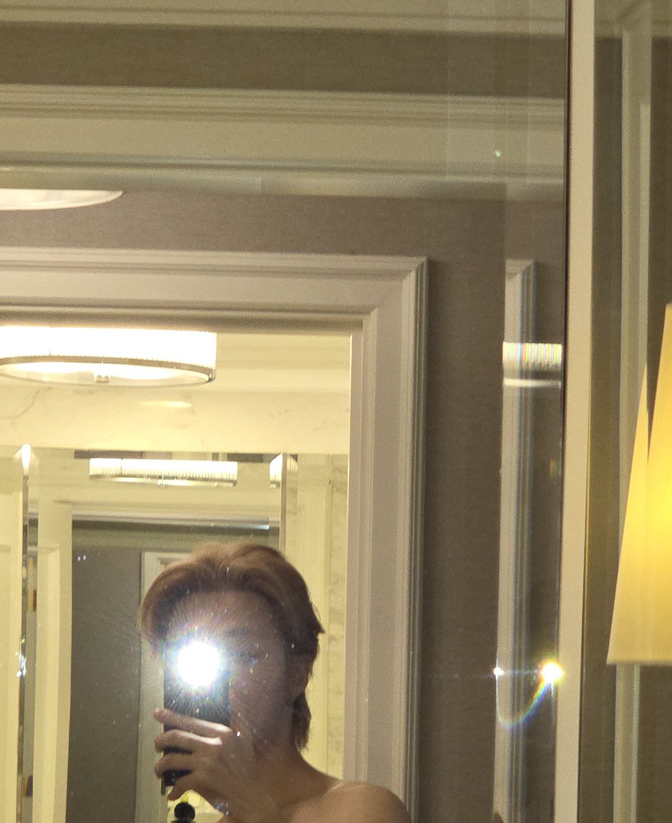 @treasuremenfess ketinggalan guys 4. shirtless mirror selca