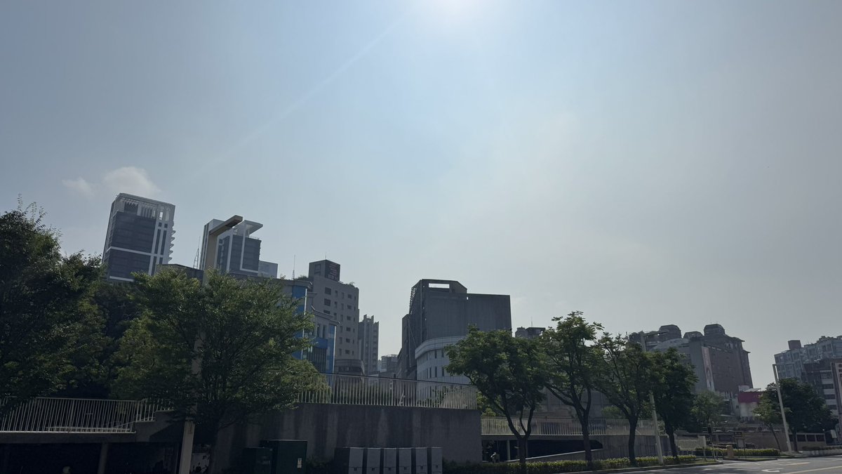 おはようございます☀️ いよいよCOMPUTEX開催初日‼️ 台湾は暑すぎる1日です https://t.co/1Frp73KUjN
