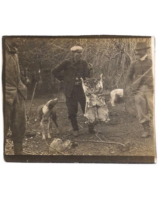 CHARLES DARWIN EN ARGENTINA Retrato de tres hombres preparando un ...