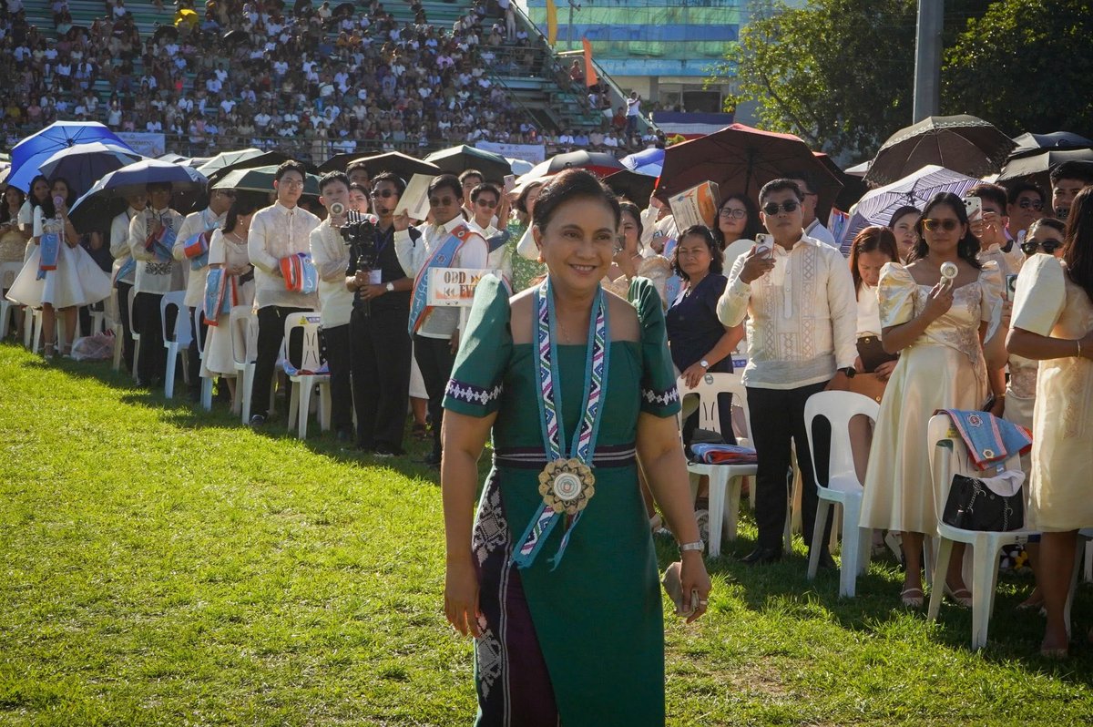 LENI SPEAKS AT LEGAZPI GRAD Former vice president and now Naga City ...