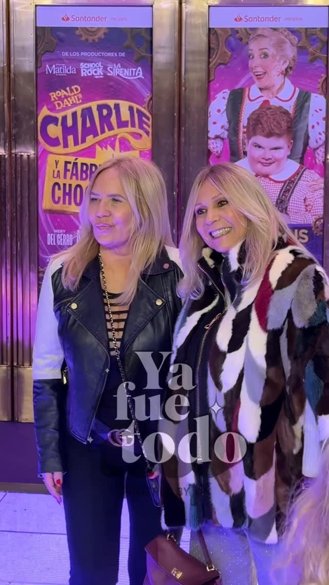 Ella jura que triunfa 😂 Cual de las dos más como billetera.