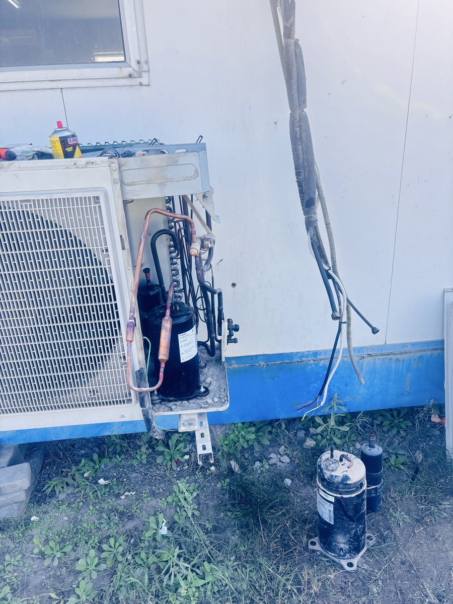 Your HVAC technician https://t.co/sFMIsQtnCX
