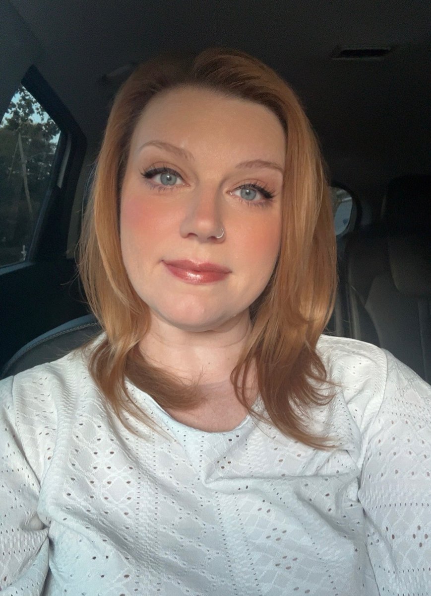 Hai loves on this beautiful friday here I am on the road into work hope ...