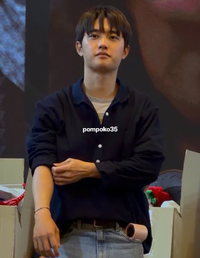 คยองซูหล่อจัง บ้าจริง รักพัดลมมาก ถือติดมือกลับบ้านด้วย