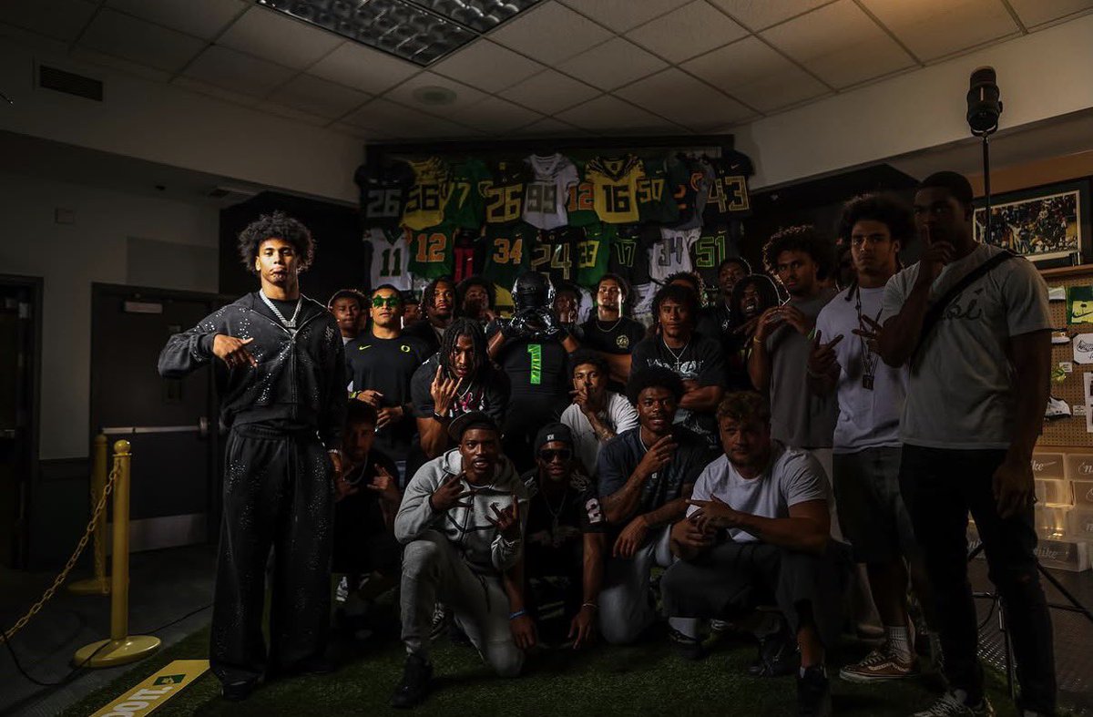 4-star Chicago (IL) Brother Rice defensive lineman and top Oregon ...