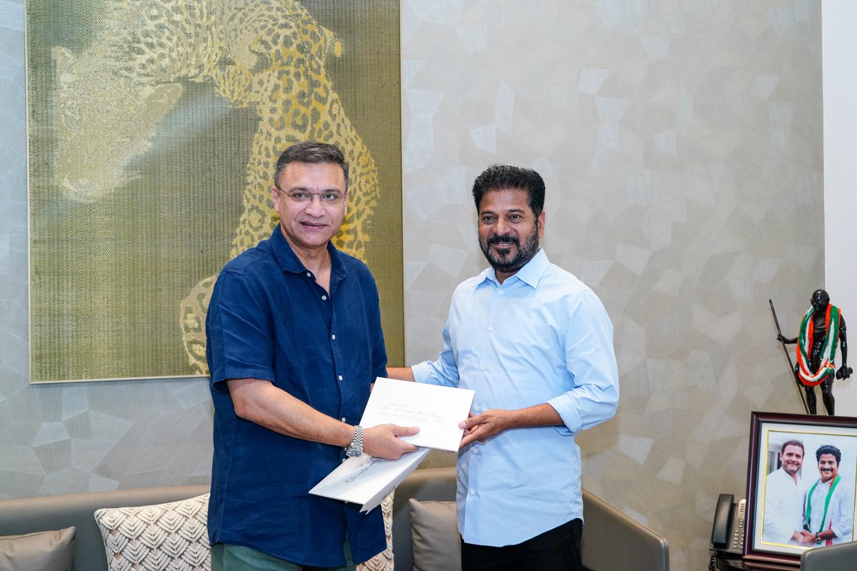 తెలంగాణ ముఖ్యమంత్రి రేవంత్ రెడ్డి గారిని జూబ్లీహిల్స్ నివాసంలో క‌లిసి త ...