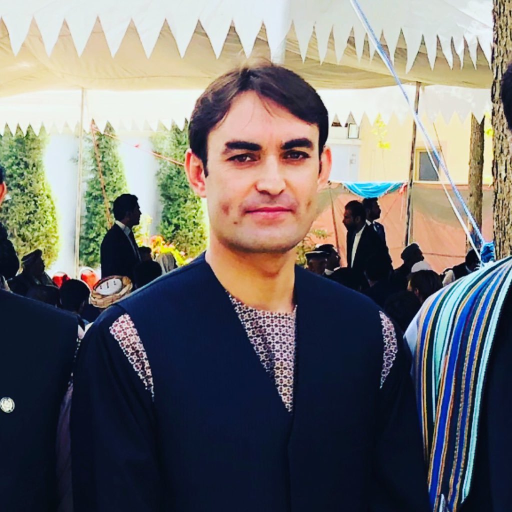 Sayed Ahmad Karimi on Twitter: "چی #ارگ به نوری سری کرښی هم لری که دا آخری سره کرښه وه. 😜…