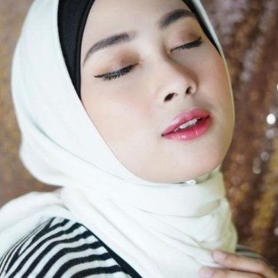 Bokep Indo Hot Tante Janda Jilbab Bugil Terbaru (@ElissaVining) / Twitter
