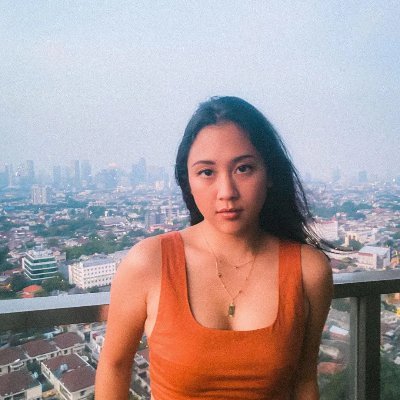 Cantik Sange Remas Toket Sendiri (@tibbetts_evie) / Twitter