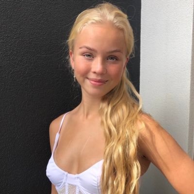 𝖼𝗁𝖾𝖾𝖾𝖾𝖾𝗌𝖾𝖾𝖾 ت🧀 Mia Kim @miakimofficial